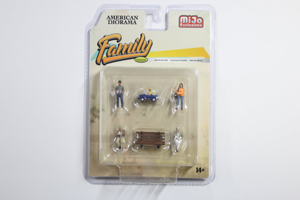 1:64 American Diorama Family Set (AD-76473) – Modelmatic